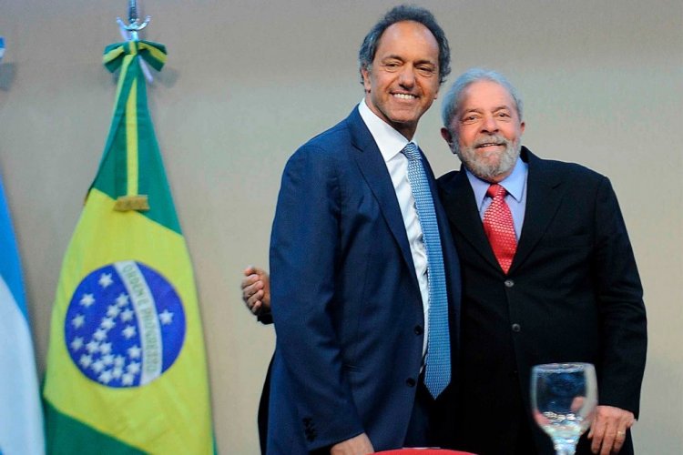 Milei Le Entrega Instrucciones A Scioli Para Mantener Relación Con